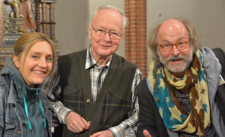 Unsere Lesung in der Apostelkirche mit Klaus-Peter Wolf – Buchhandlung ... Unsere Lesung in der Apostelkirche mit Klaus-Peter Wolf – Buchhandlung ...
